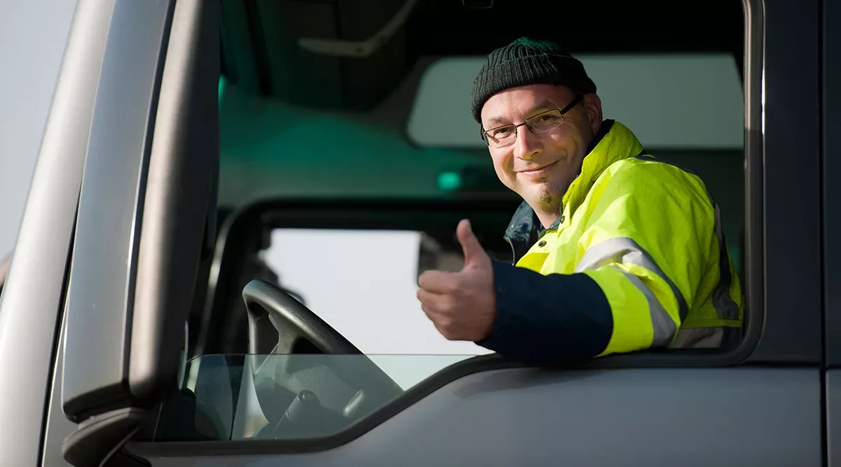 Lorry driver jobs offering wages up to £60,000 amid shortage - Zoom ...